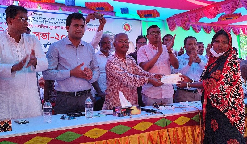 'আ.লীগ একটানা ১৫ বছর ক্ষমতায় থাকার সুফল পাচ্ছে মানুষ'