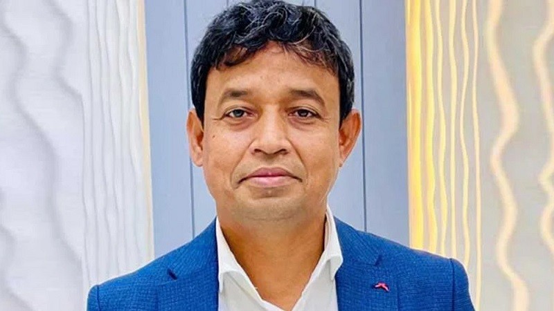 মাস্ক পরে দেওয়াল টপকে পালিয়ে যান হারুন