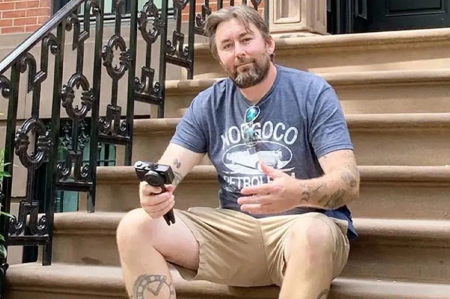 নিজ বাসা থেকে জনপ্রিয় কনটেন্ট ক্রিয়েটরের মরদেহ উদ্ধার