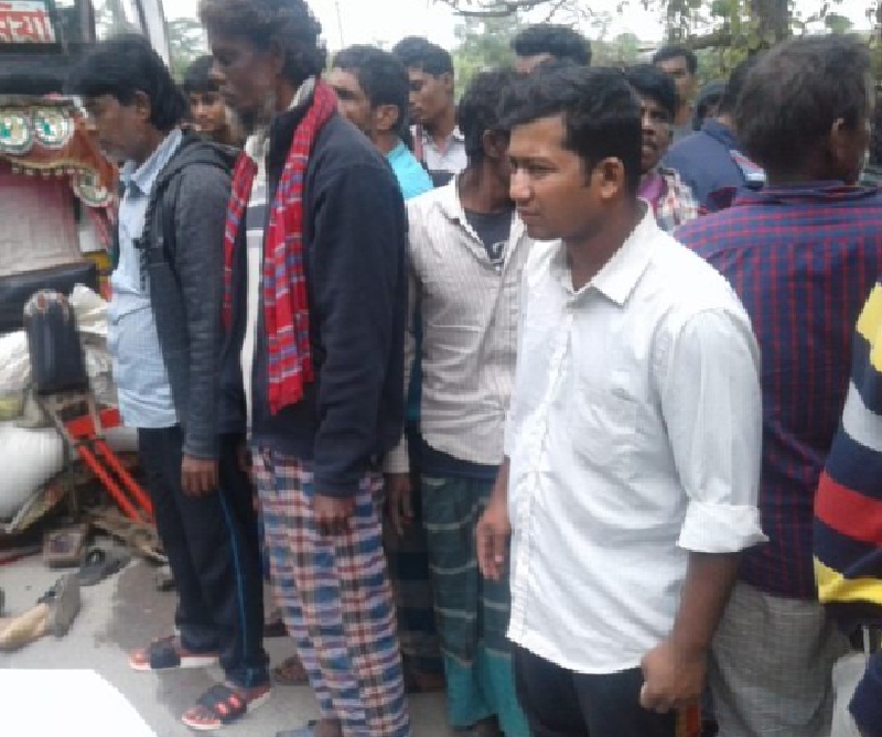 মানিকগঞ্জে বাসচাপায় নিহত ২ | BD24Live.com
