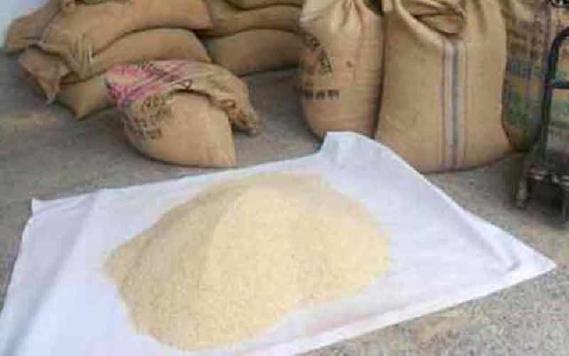 হরিপুরে ১০ টাকা কেজি দরের চাল বিক্রিতে অনিয়ম | BD24Live.com