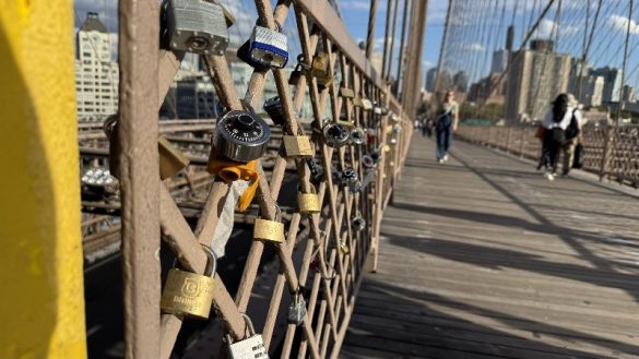 Brooklyn Bridge Love Locks: The Romantic Dilemma (NYC)